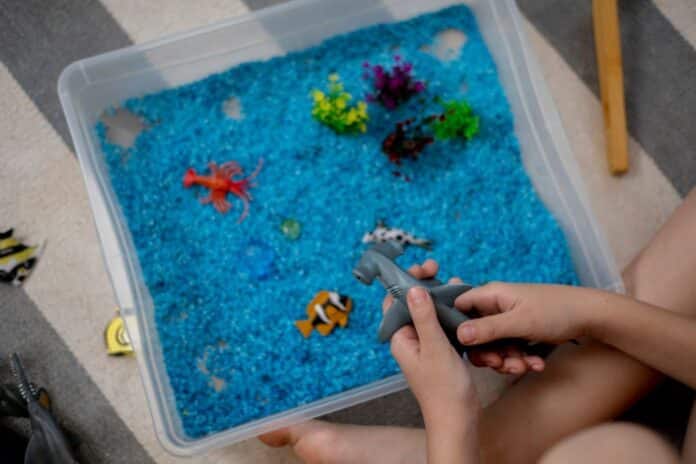 Bacs Sensoriels : Stimuler les Sens et la Créativité des Enfants